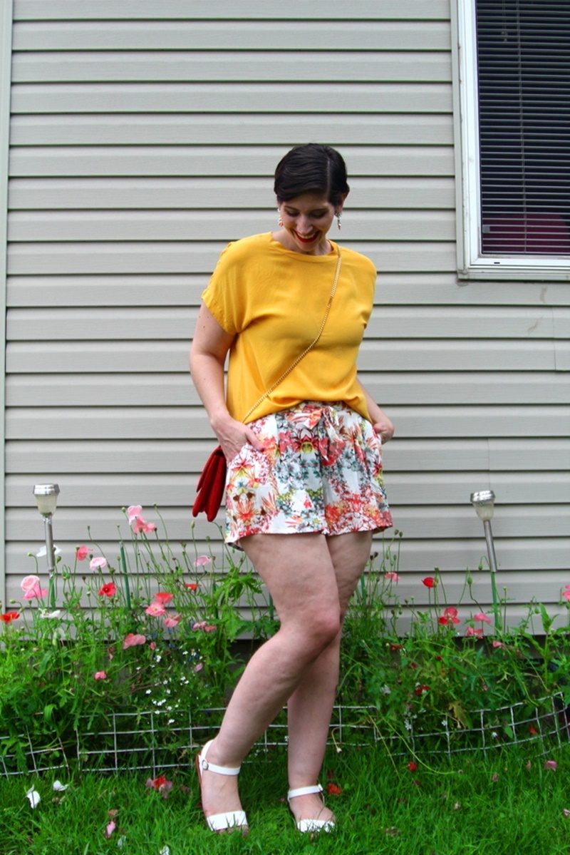 Going Outside My Comfort Zone in Floral Shorts + How You Can Do It Too ...