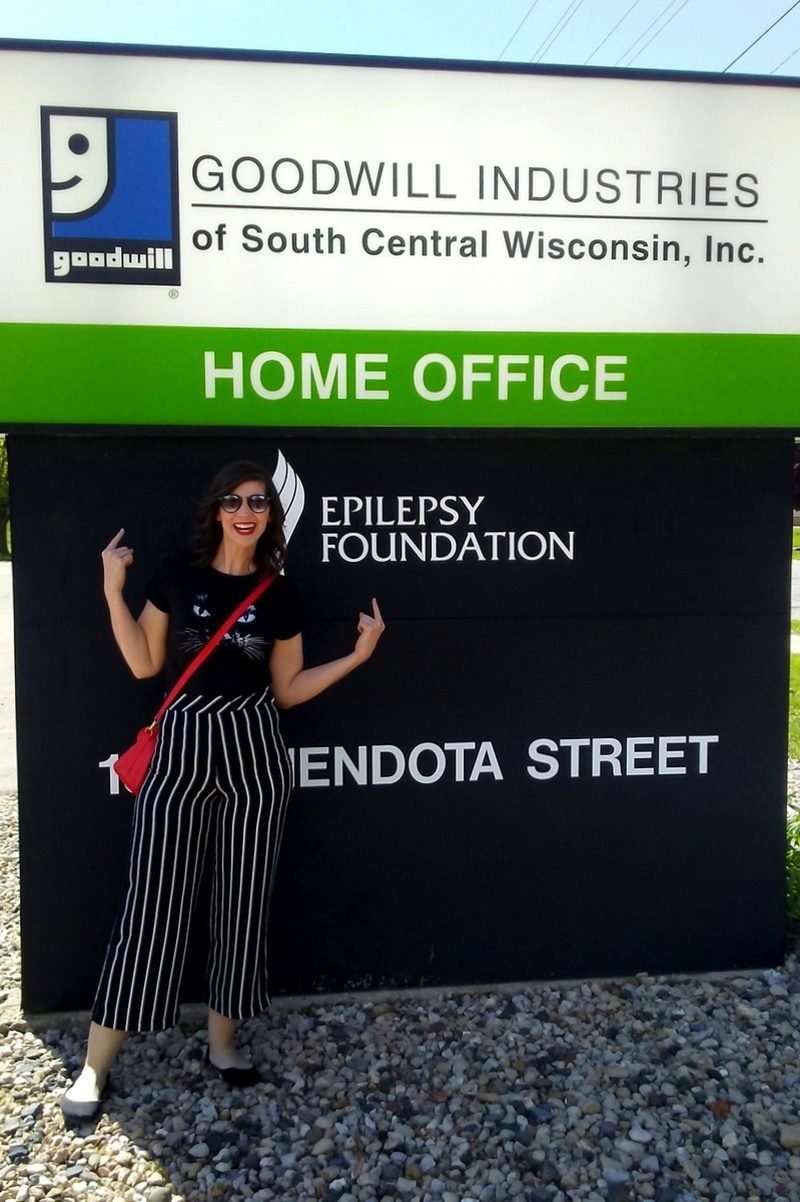 How To Shop Goodwill Online | The Outfit Repeater